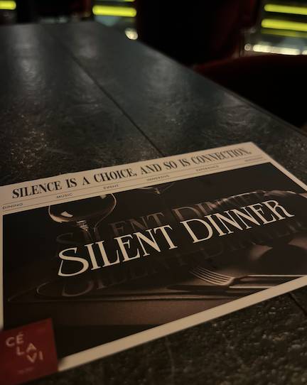 不併桌、無社交壓力的 48 樓高空晚餐 CÉ LA VI 聖誕限定「Silent Dinner Project」 戴耳機聽專屬音樂，獨享 Me ...